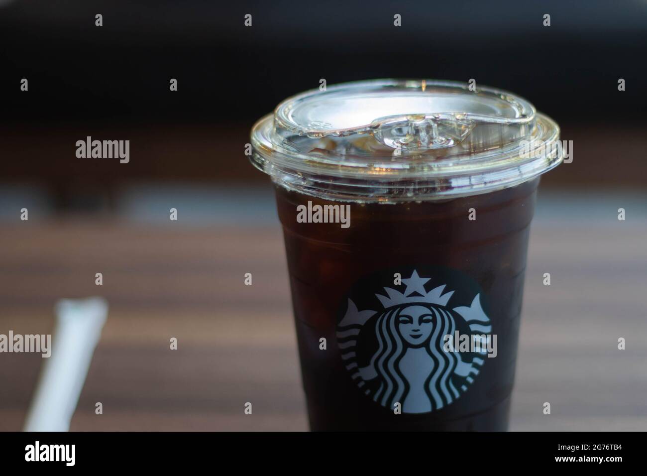 Cold brew coffee with the Starbucks logo on it, isolated cold brew ...