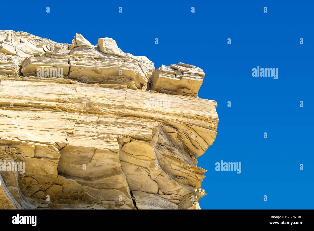 Layered limestone rock hi-res stock photography and images - Alamy
