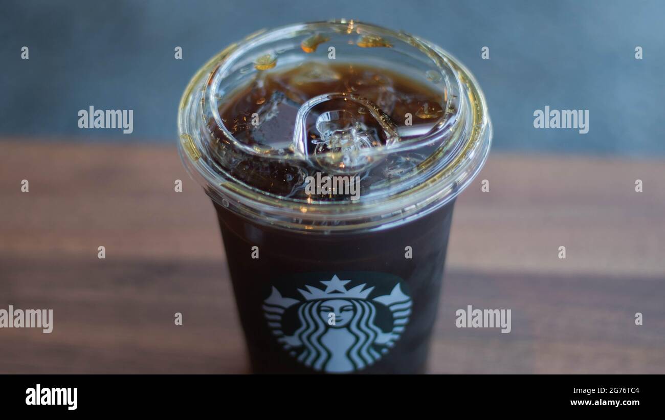 Cold brew coffee with the Starbucks logo on it, isolated cold brew ...