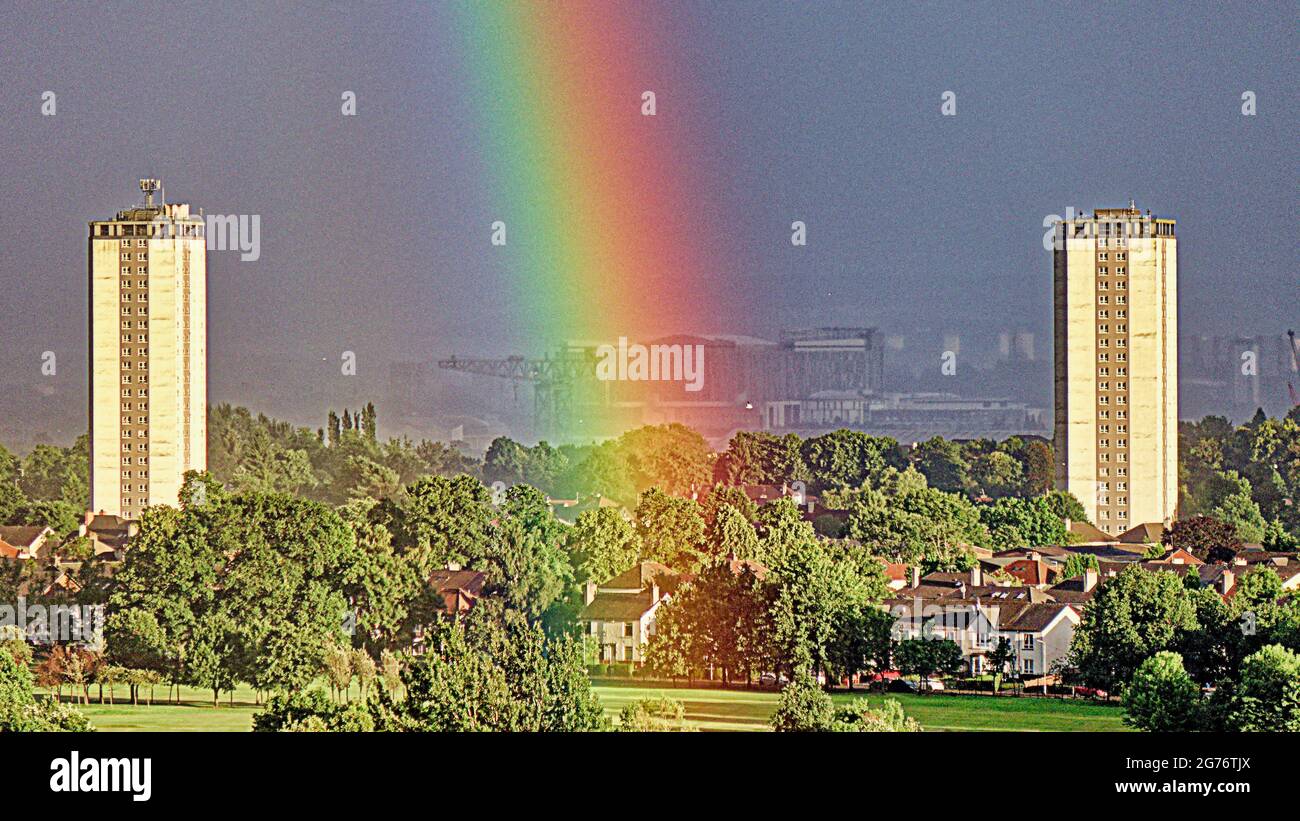 Lashed down hi-res stock photography and images - Alamy