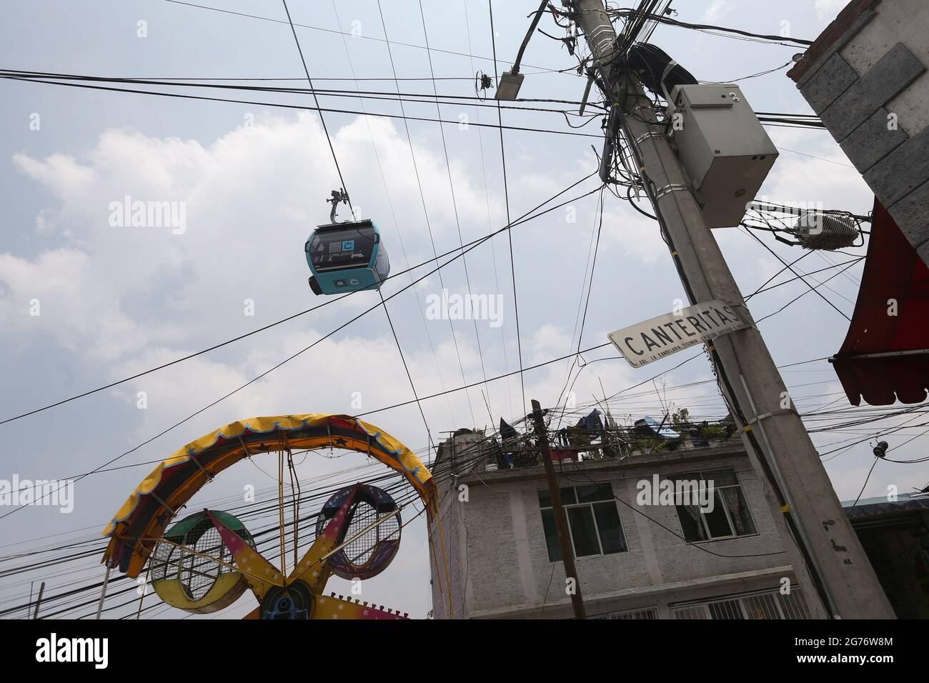 Cablebus transport system hi-res stock photography and images - Alamy