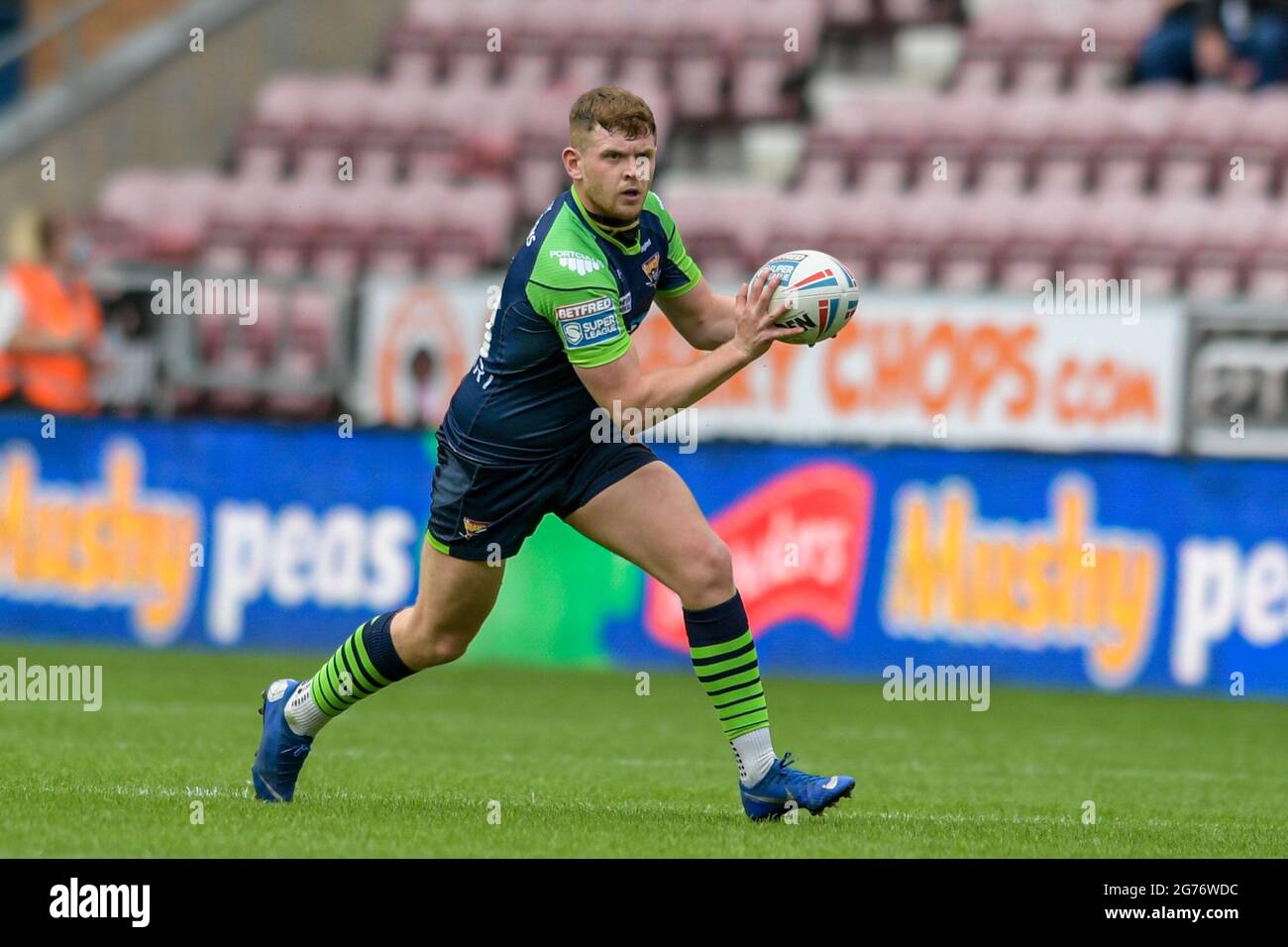 Oliver russell hi-res stock photography and images - Alamy