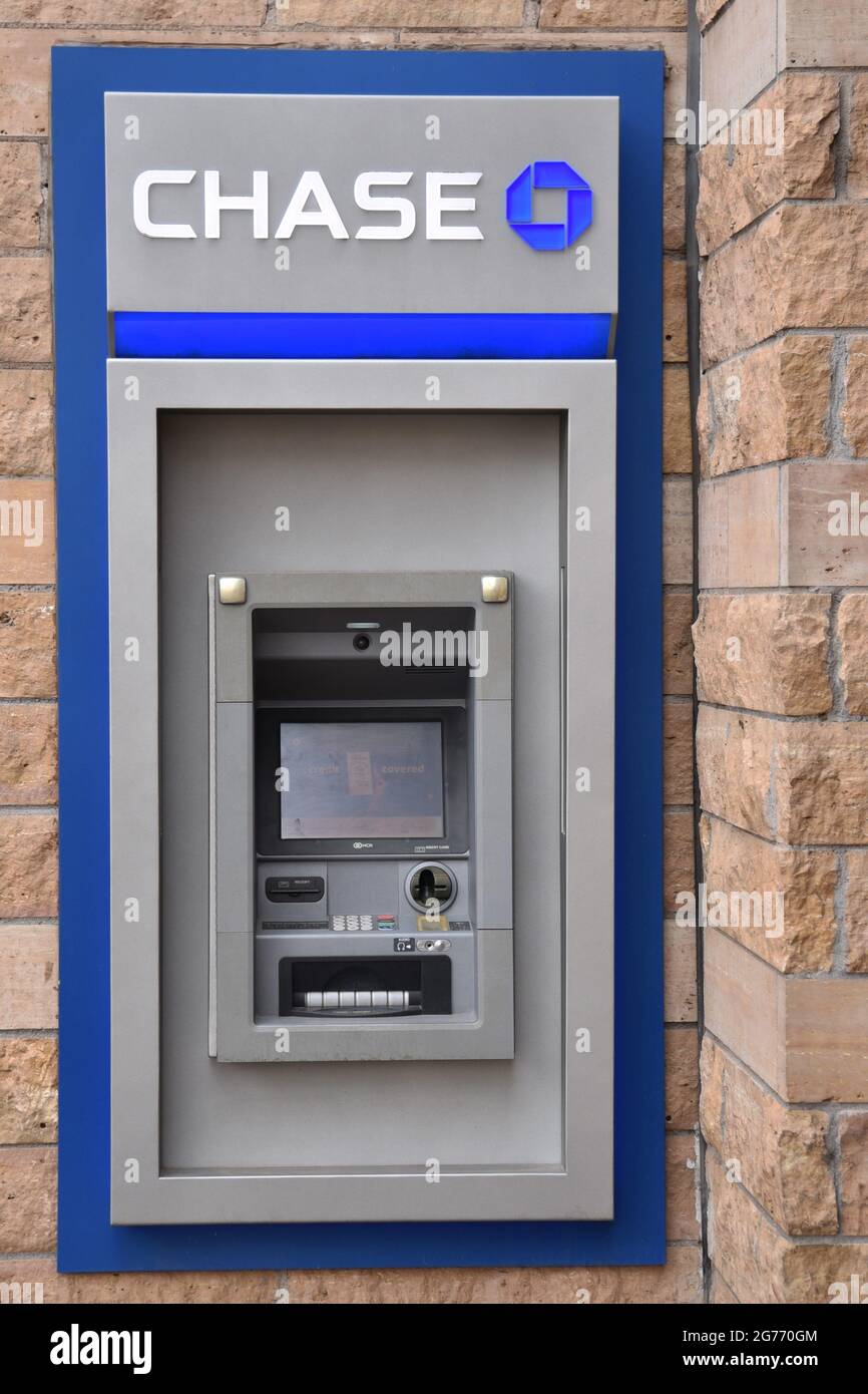 Chase bank teller hi-res stock photography and images - Alamy