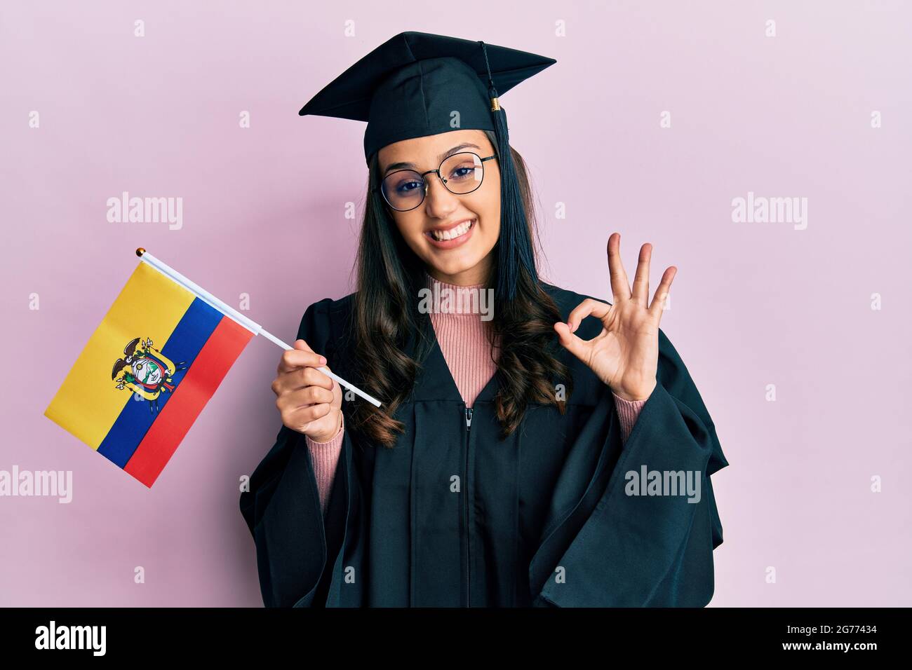 Female student ecuador hi-res stock photography and images - Alamy