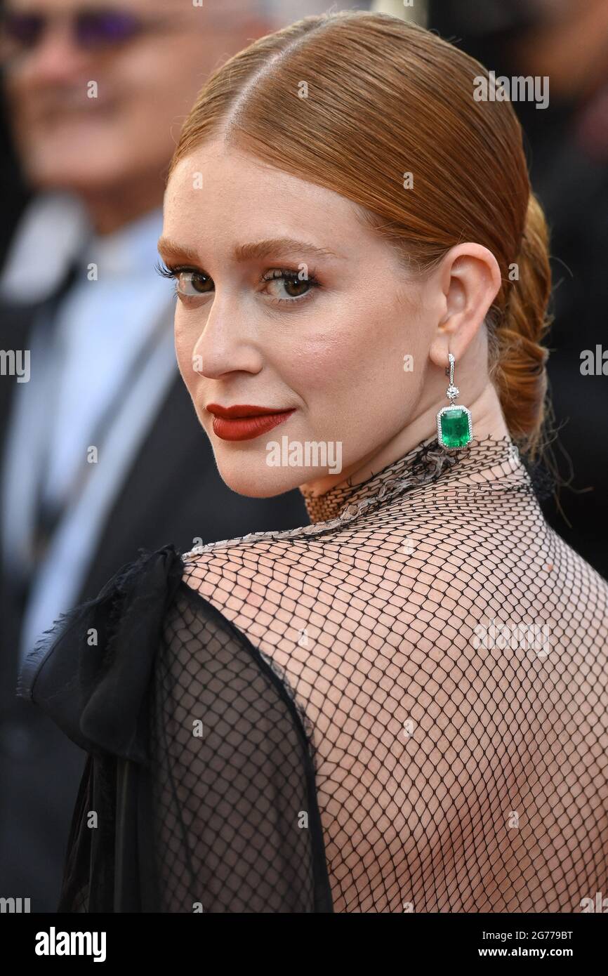 Marina Ruy Barbosa attending the premiere of the movie Tre Piani during ...