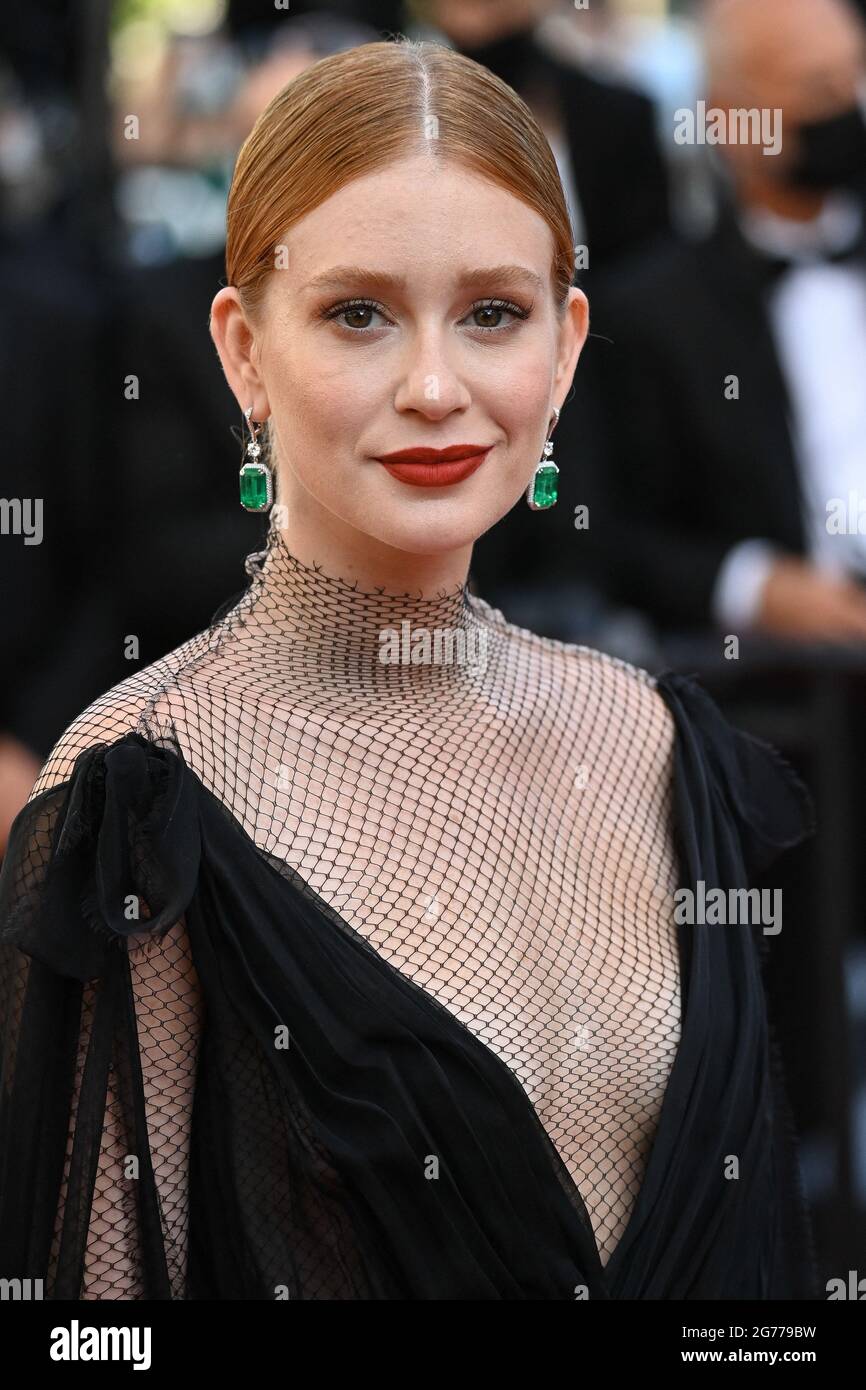 Marina Ruy Barbosa attending the premiere of the movie Tre Piani during ...
