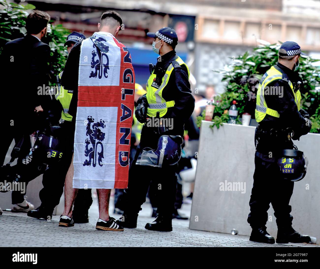 Sport football police officer policeman hi-res stock photography and ...