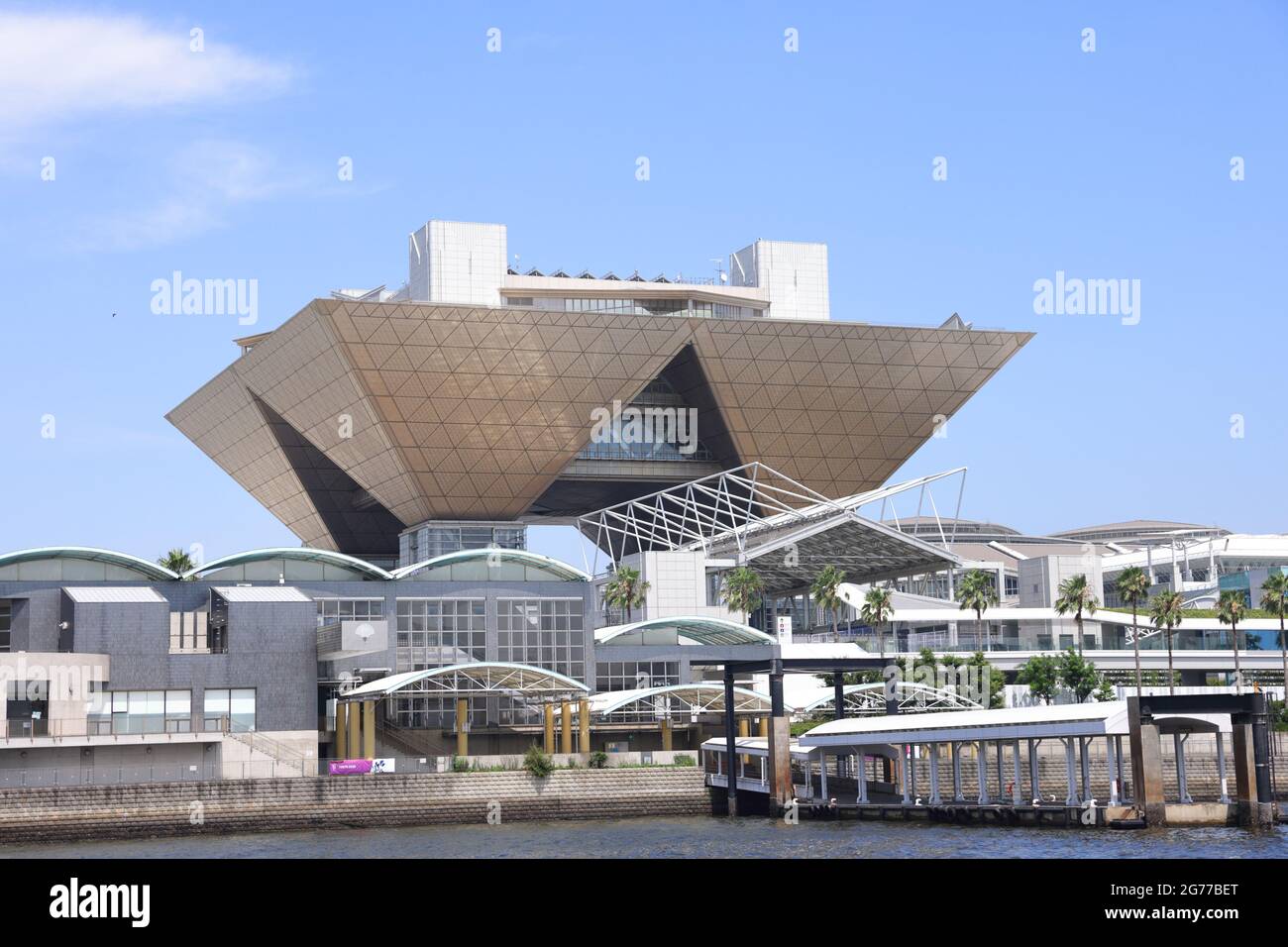 Tokyo big sight exhibition hall hi-res stock photography and images - Alamy