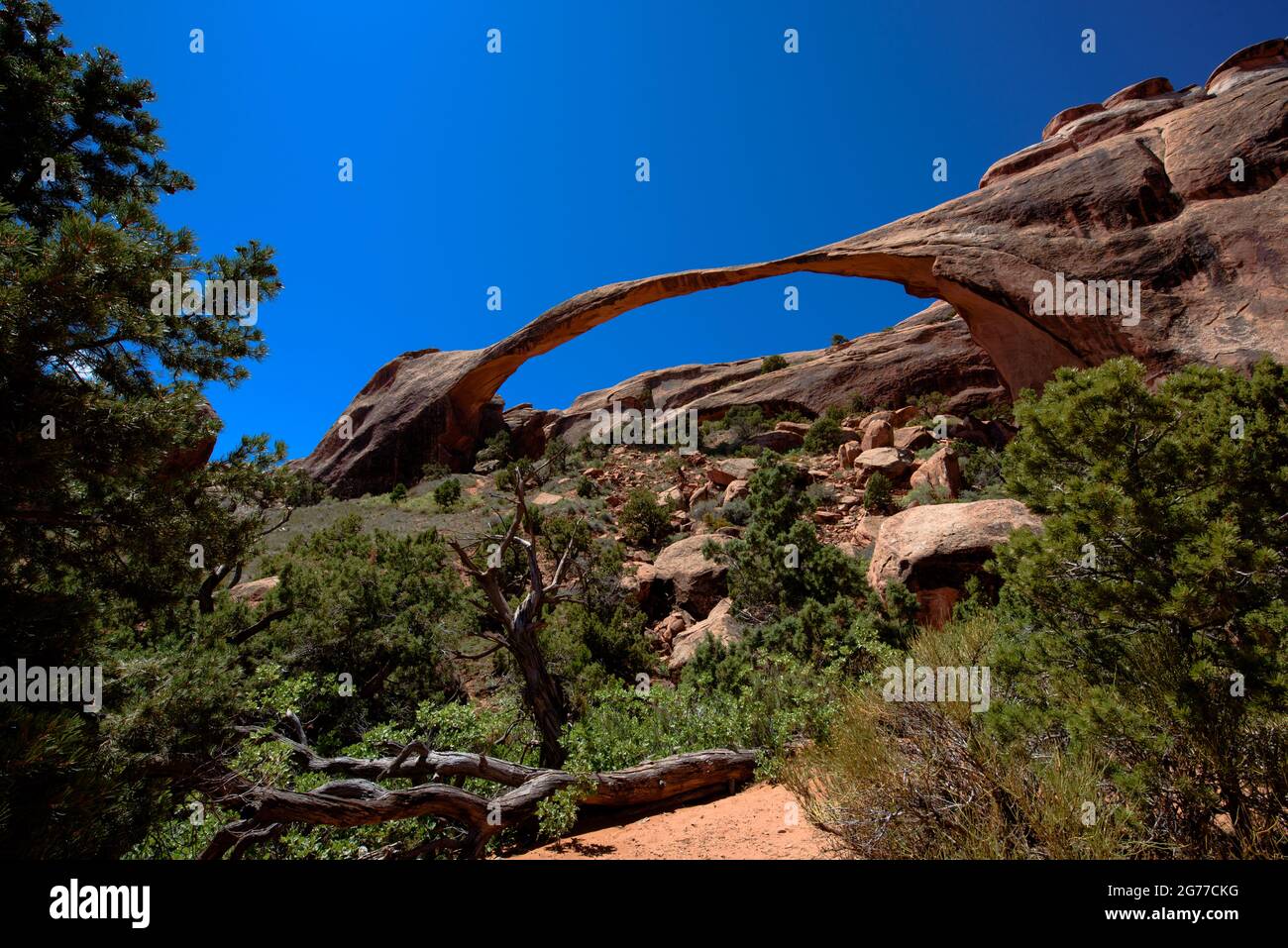 Rock arche hi-res stock photography and images - Alamy