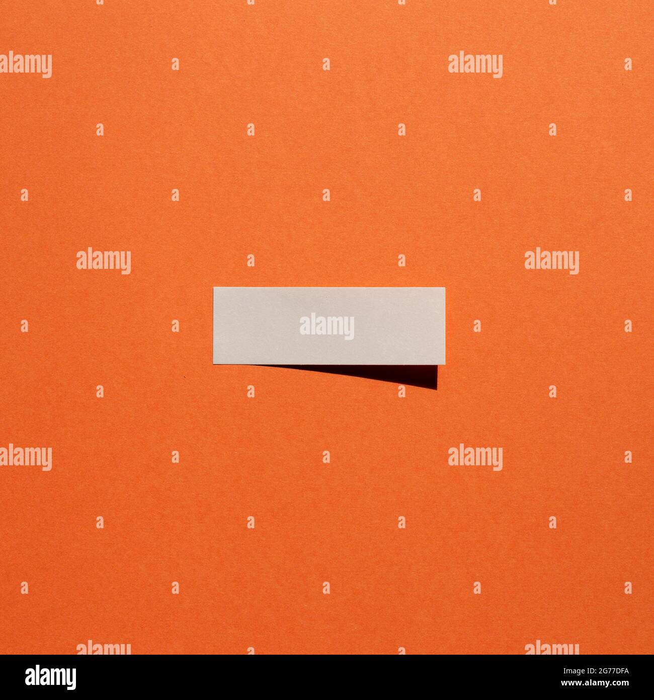 Single sticky note on wall hi-res stock photography and images - Alamy
