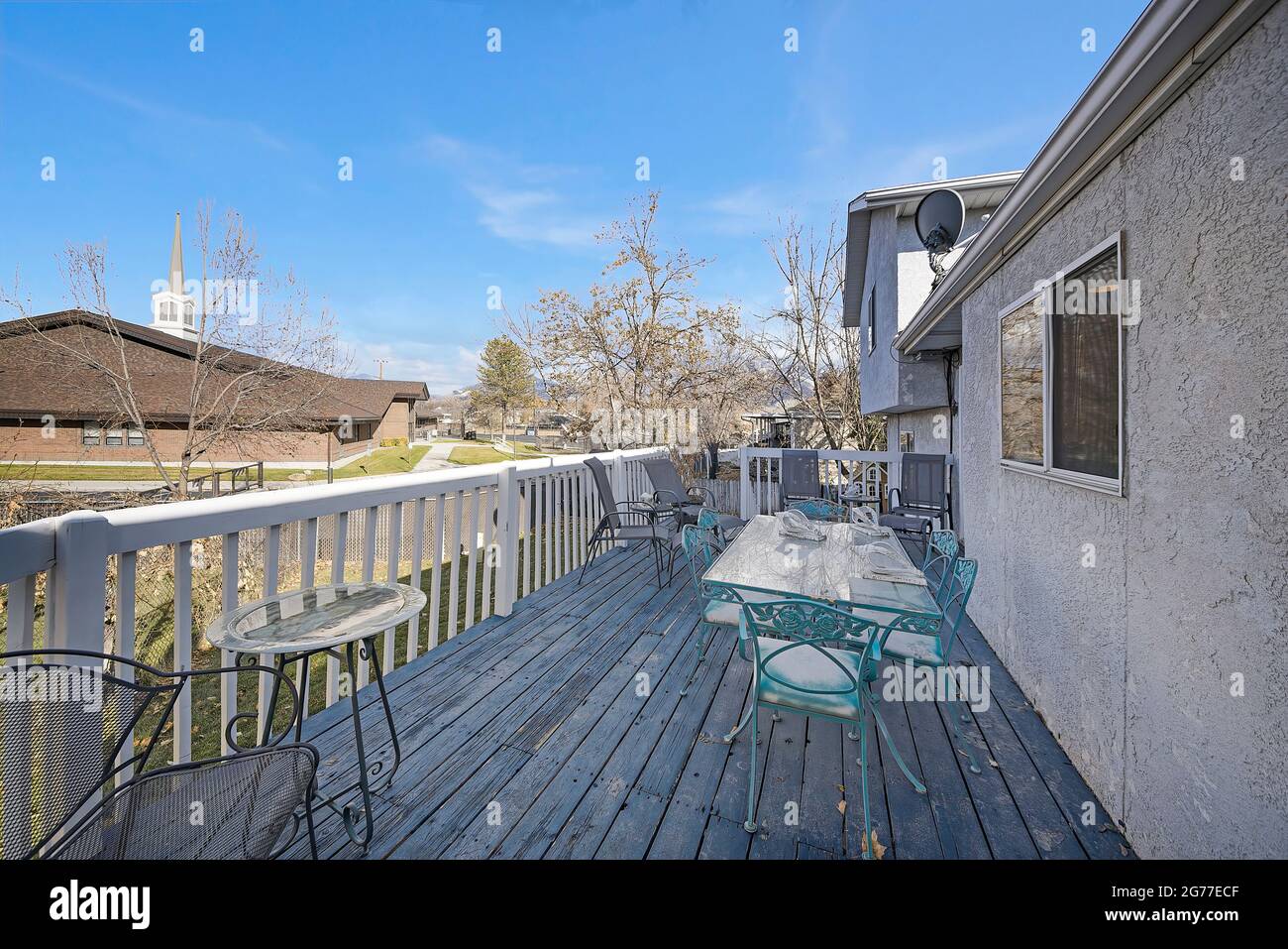 Backdoor view hi-res stock photography and images - Alamy