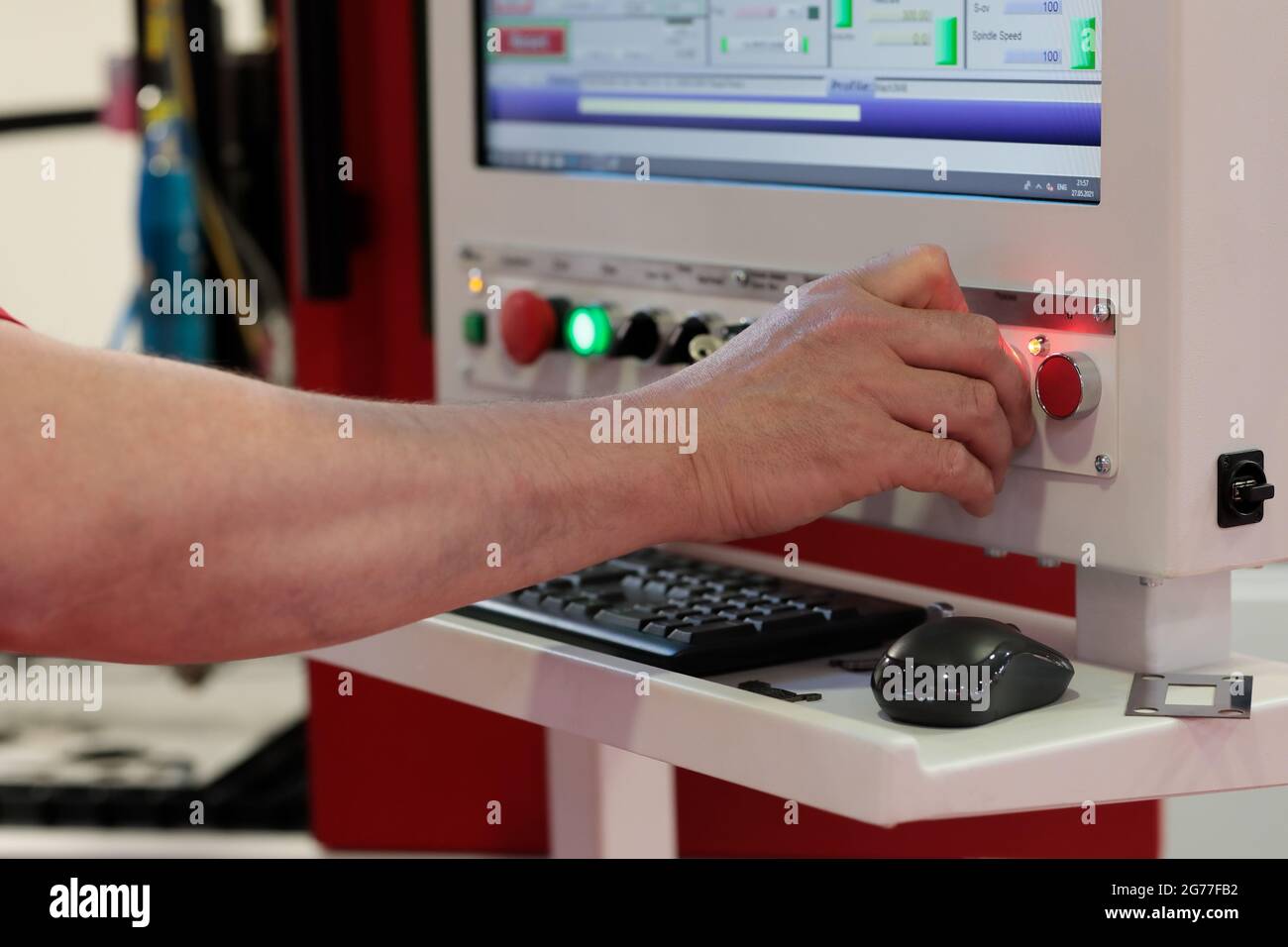 Laser cutting hi-res stock photography and images - Alamy