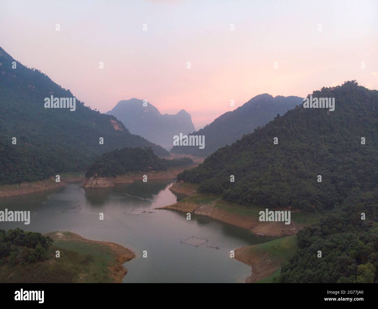 Na hang travel hi-res stock photography and images - Alamy