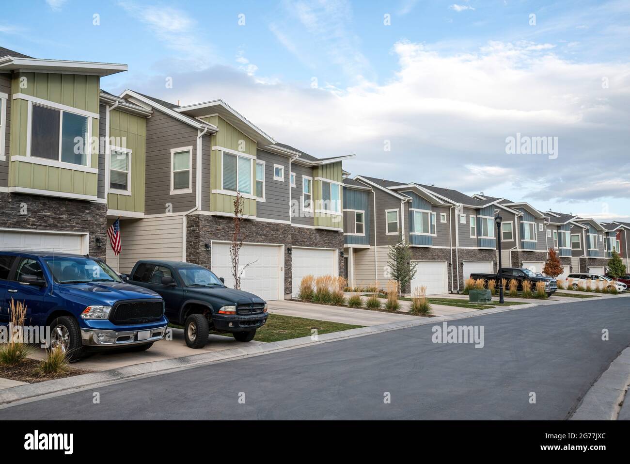 Modern grass roofs houses hi-res stock photography and images - Alamy