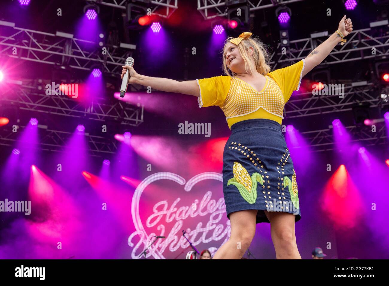 Hailey whitters hi-res stock photography and images - Alamy