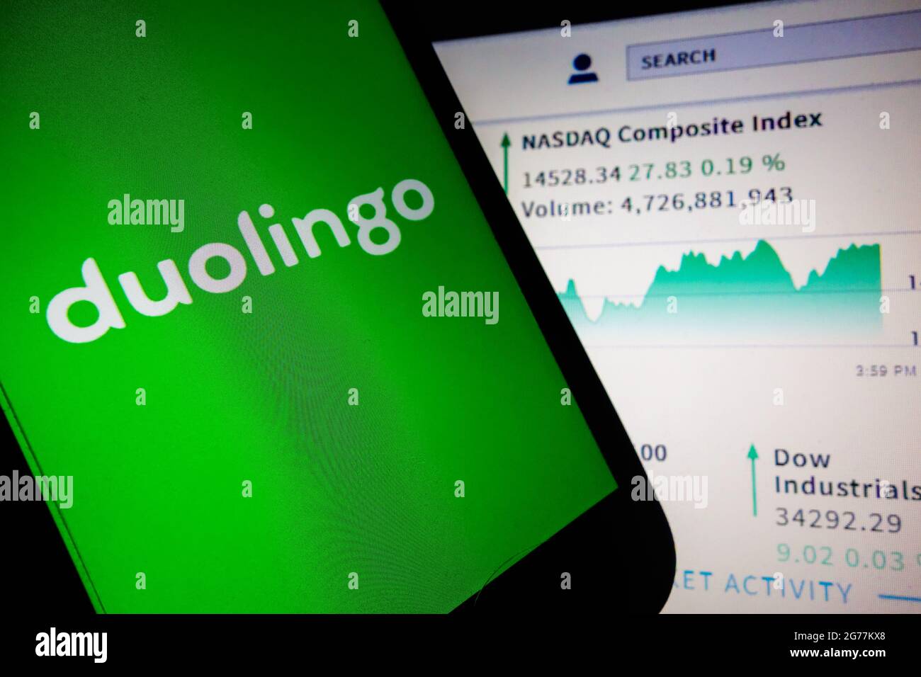 Duolingo symbol hi-res stock photography and images - Alamy