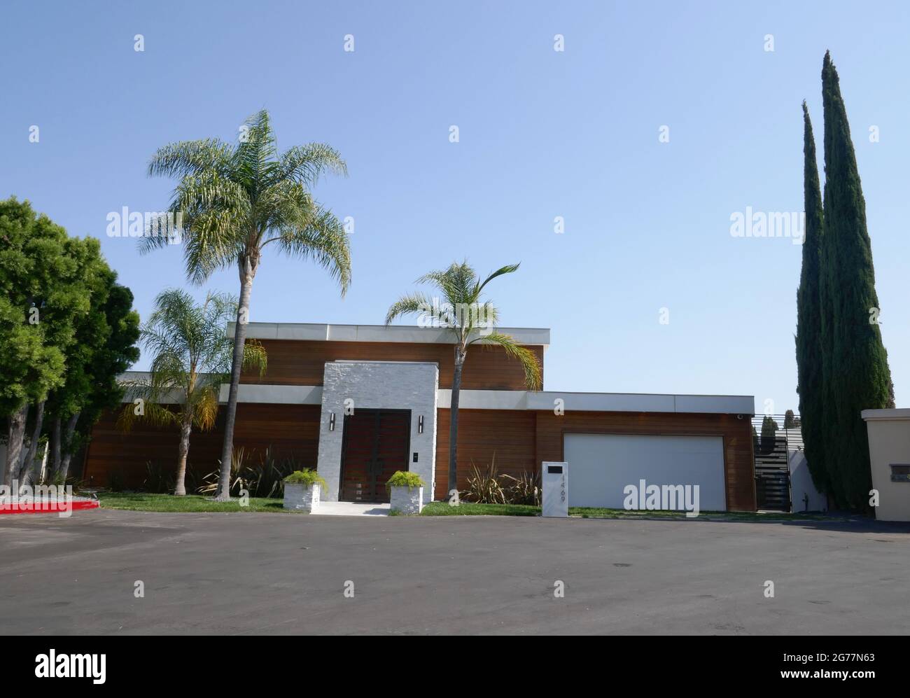 Johnny mathis at home hi-res stock photography and images - Alamy