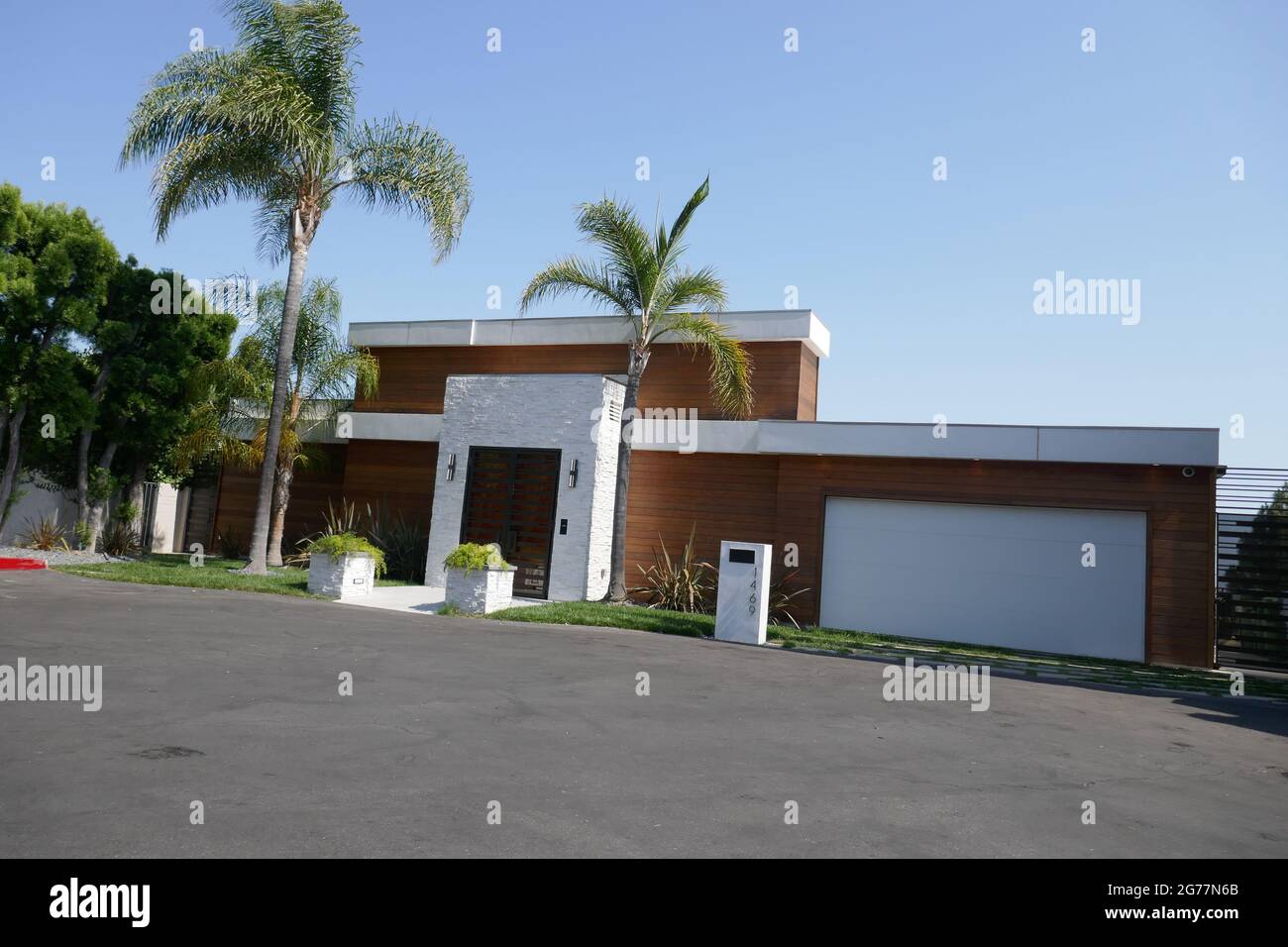 Johnny mathis at home hi-res stock photography and images - Alamy