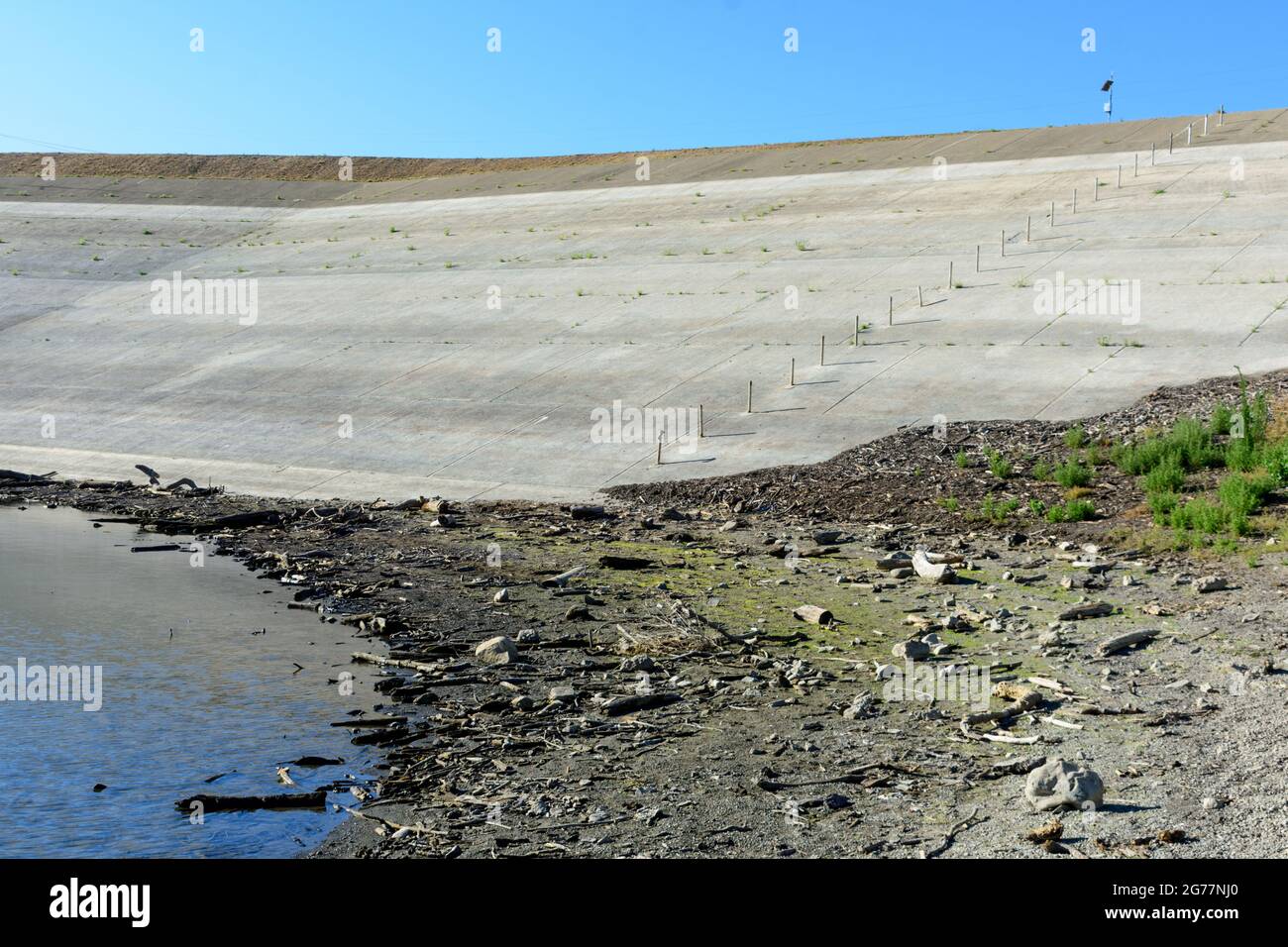 Water level gauge dam hi-res stock photography and images - Alamy