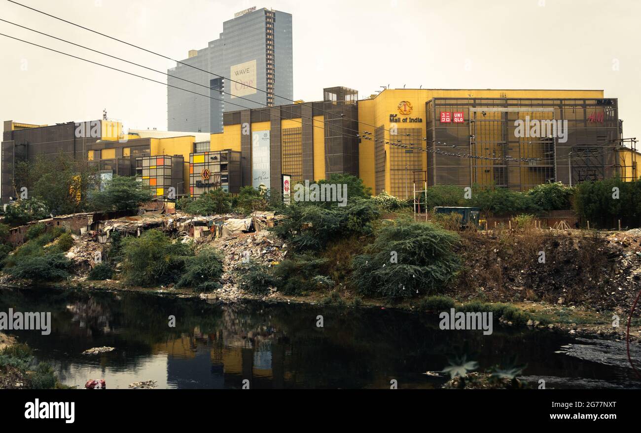 Dlf mall noida hi-res stock photography and images - Alamy