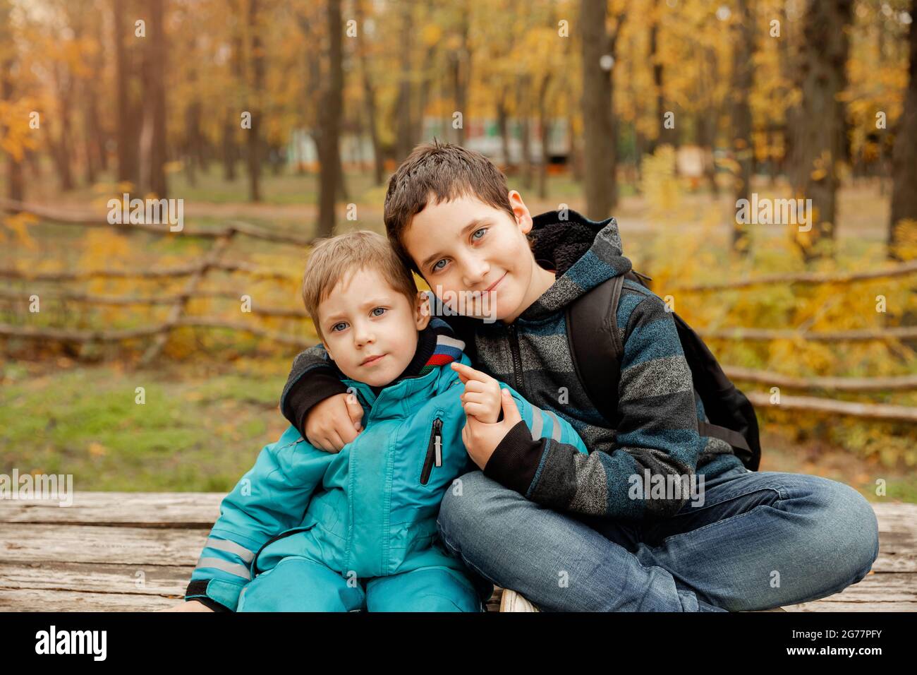 Brothers relations hi-res stock photography and images - Alamy