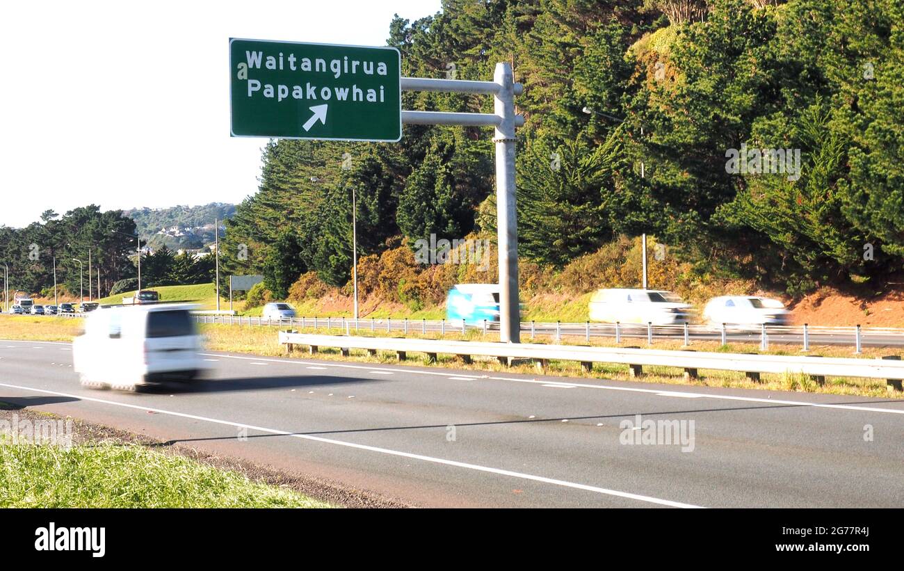 Maori language sign hi-res stock photography and images - Alamy