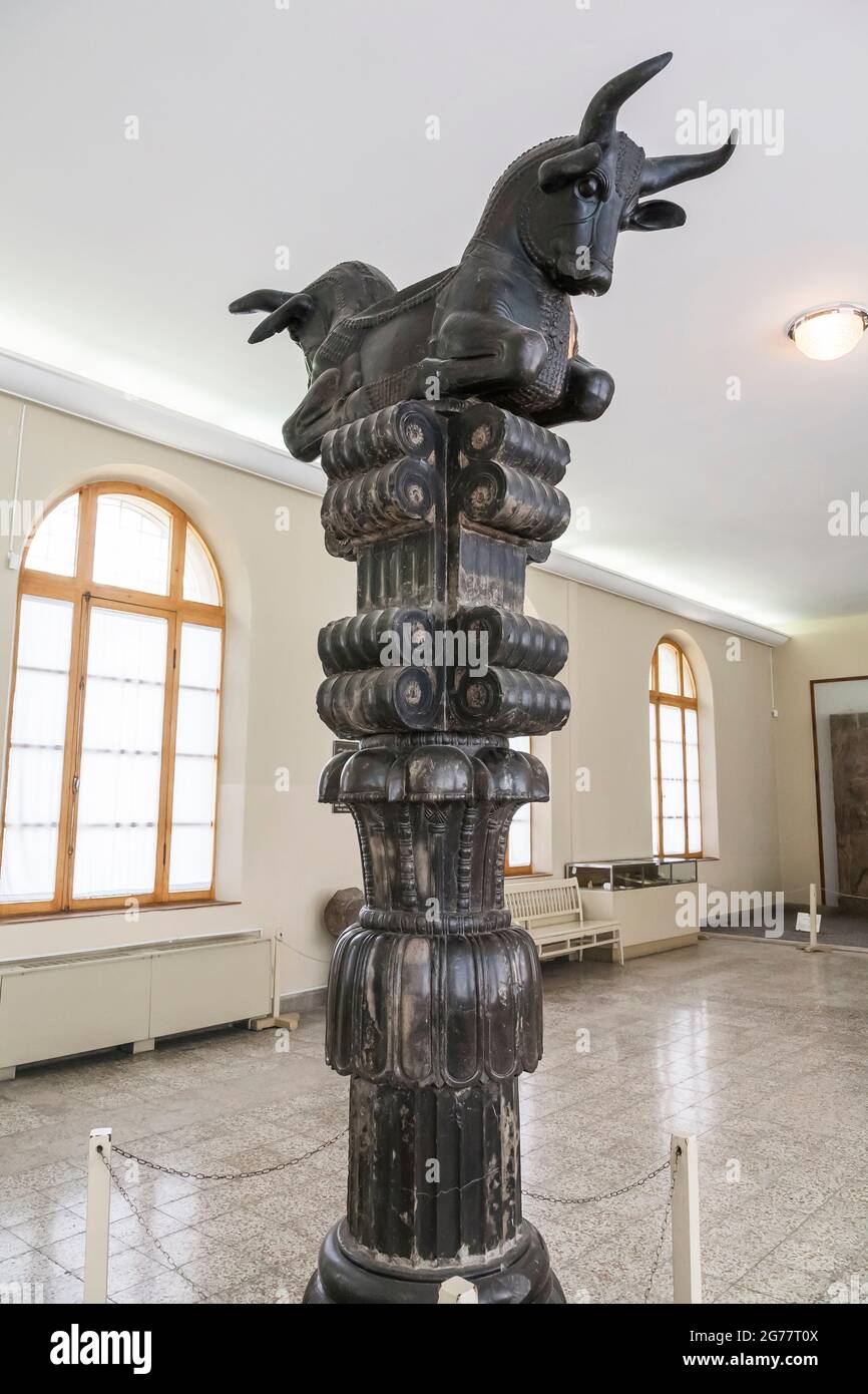 Stone capital, Double Bull headed capital, from Persepolis, National ...