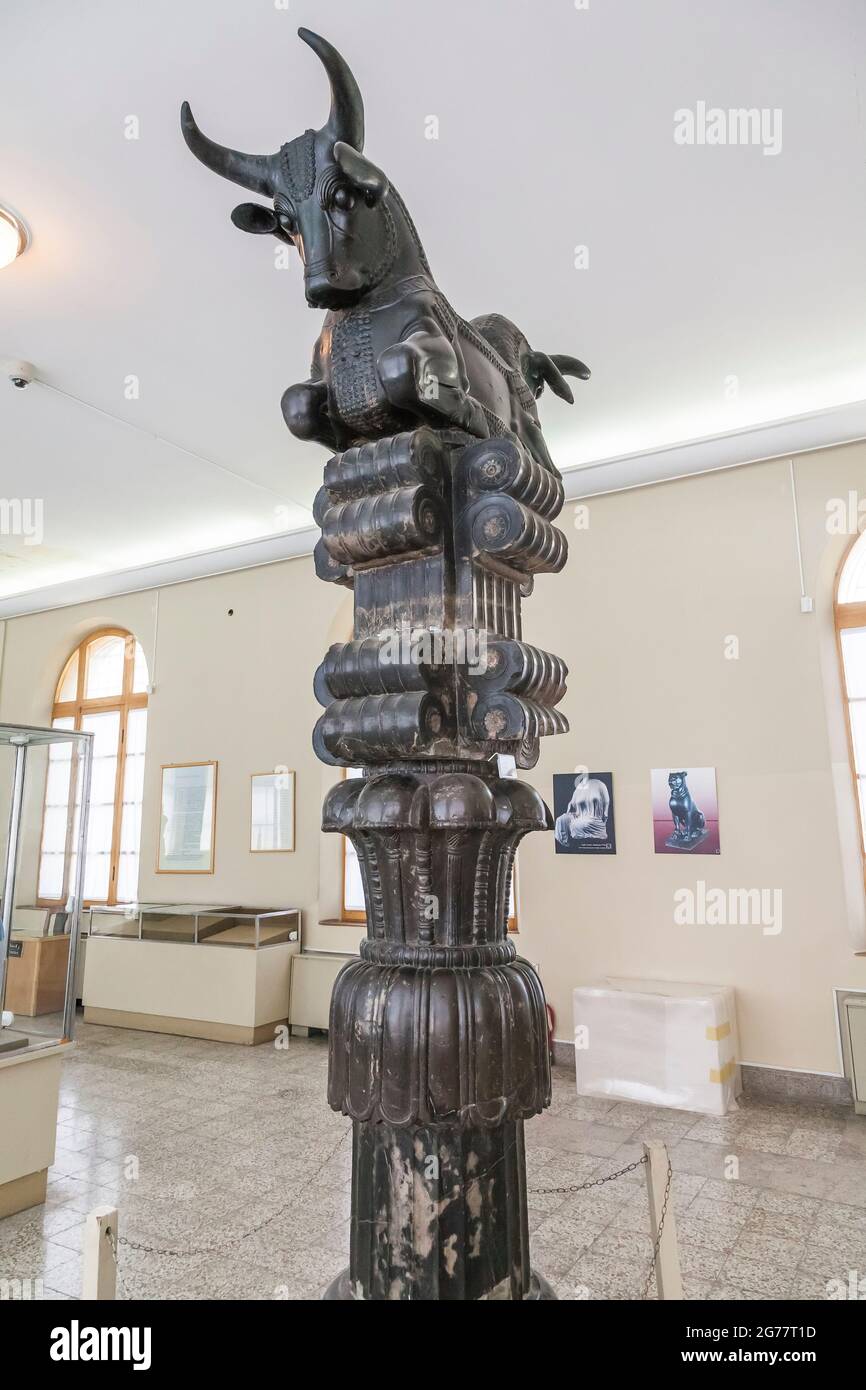 Stone capital, Double Bull headed capital, from Persepolis, National ...