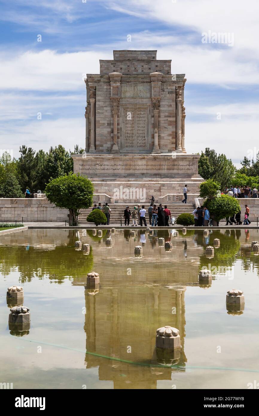 The tombs of iranian poet hi-res stock photography and images - Alamy