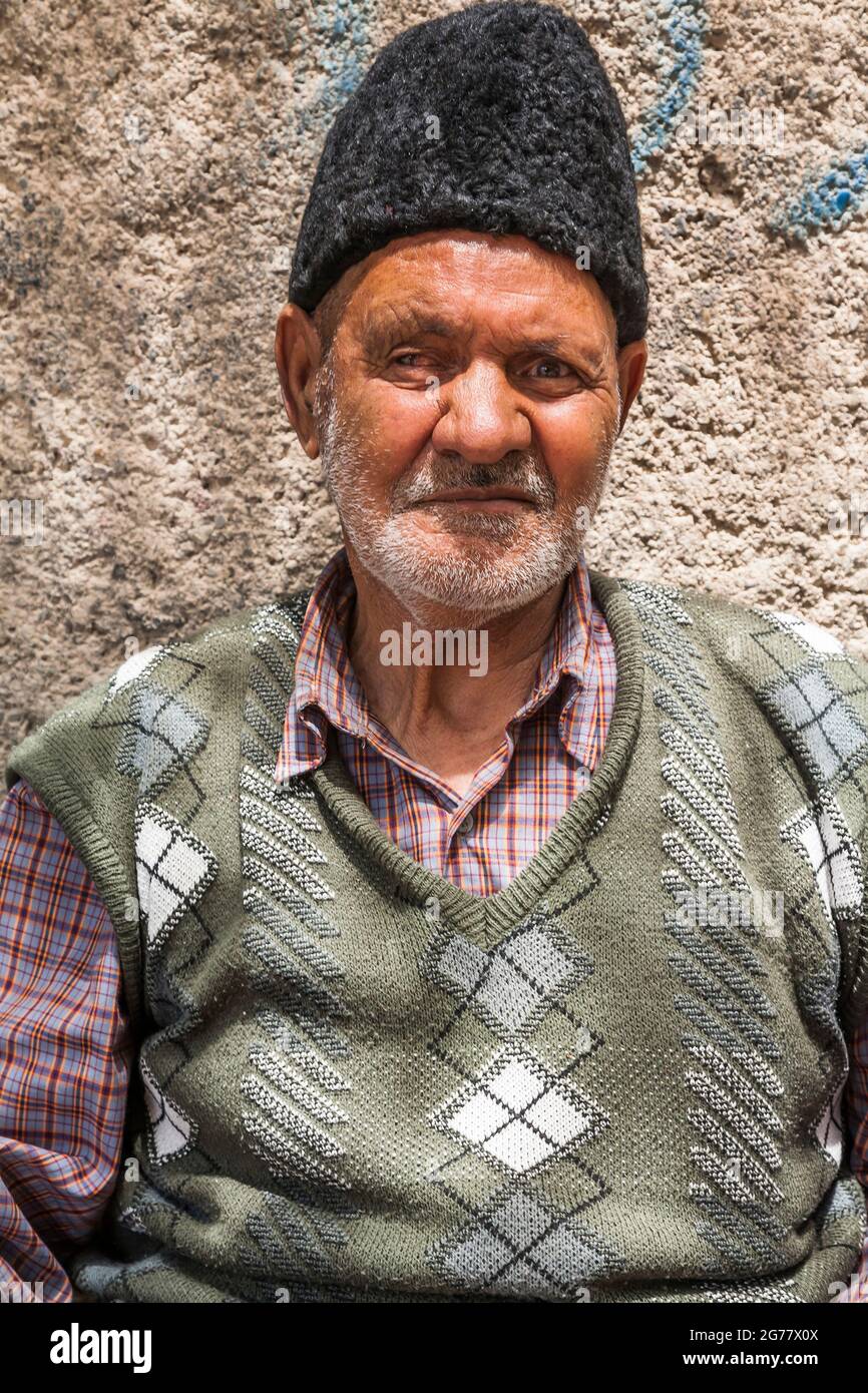 Iranian men with beards hi-res stock photography and images - Alamy