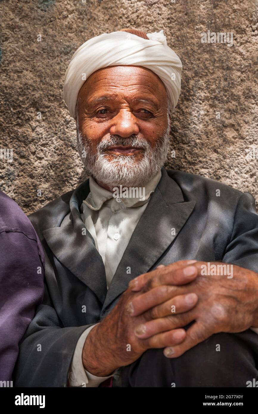 Iranian old man hi-res stock photography and images - Alamy