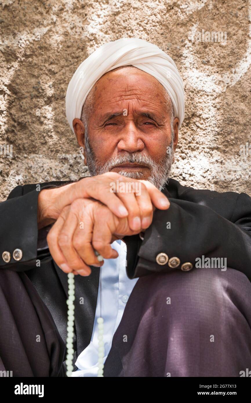 Old iranian man hi-res stock photography and images - Alamy