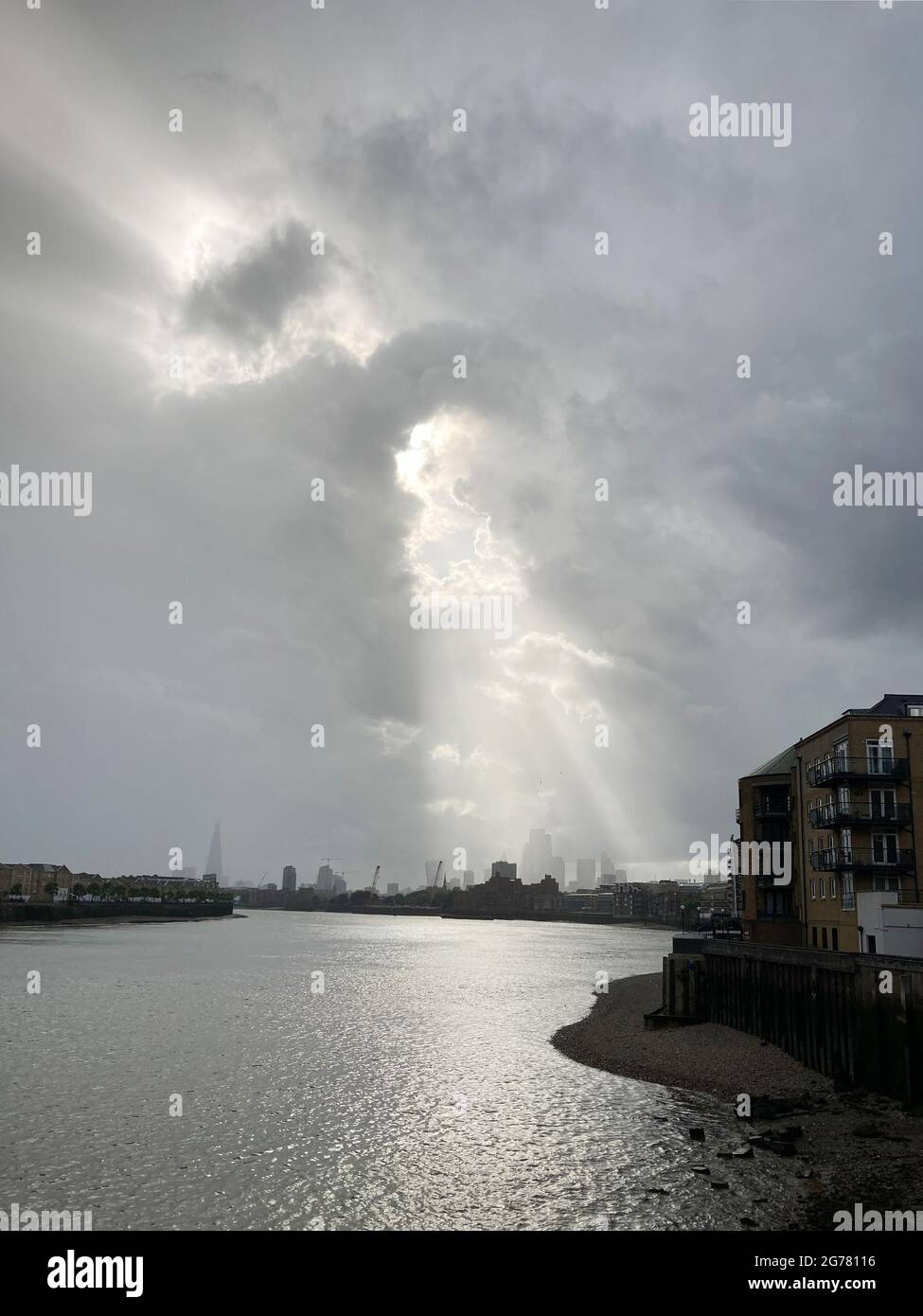 Thunderstorm london city hi-res stock photography and images - Alamy