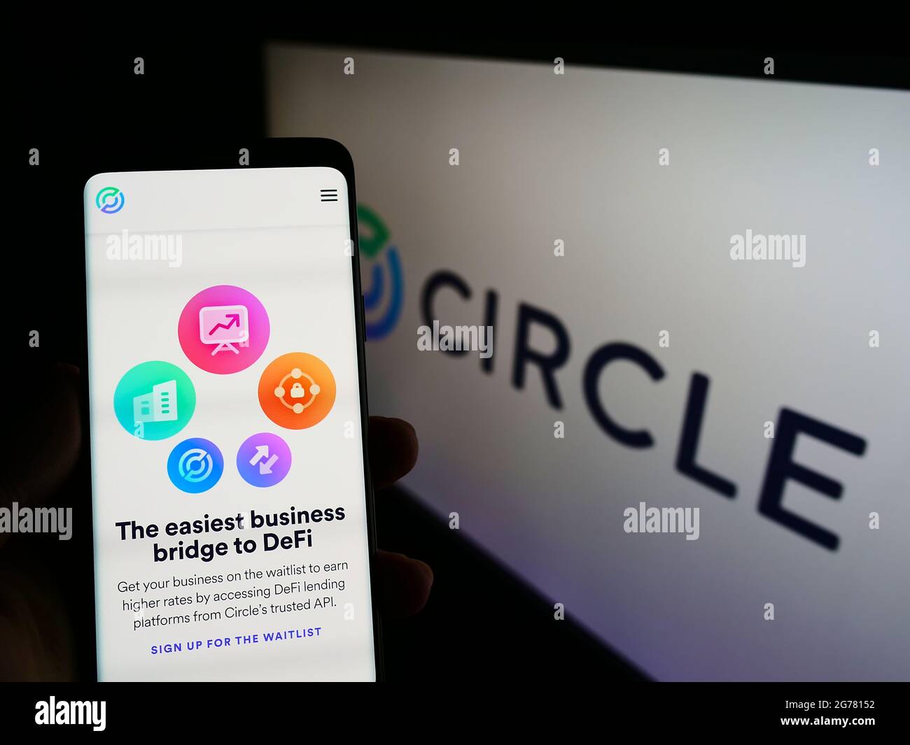 Financial technology circle hi-res stock photography and images - Alamy