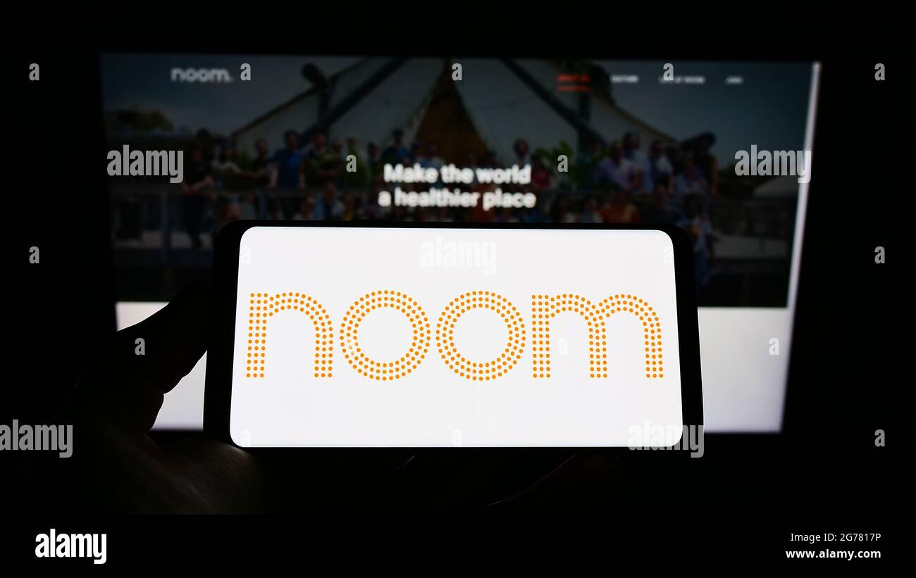 Noom logo hi-res stock photography and images - Alamy