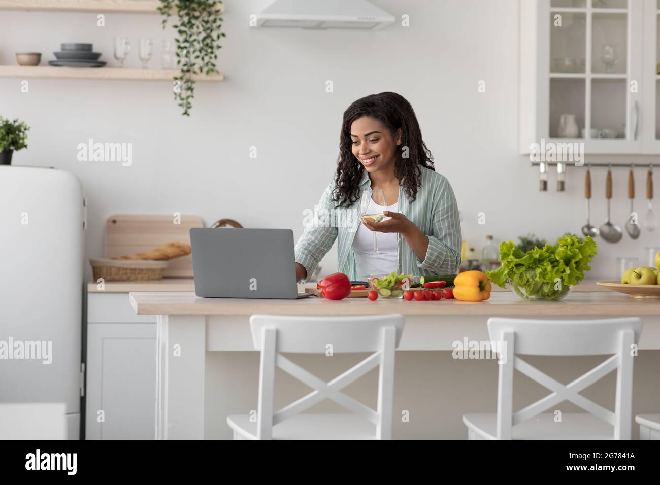 Prepare food at home, blog, video call, find organic veggie salad ...