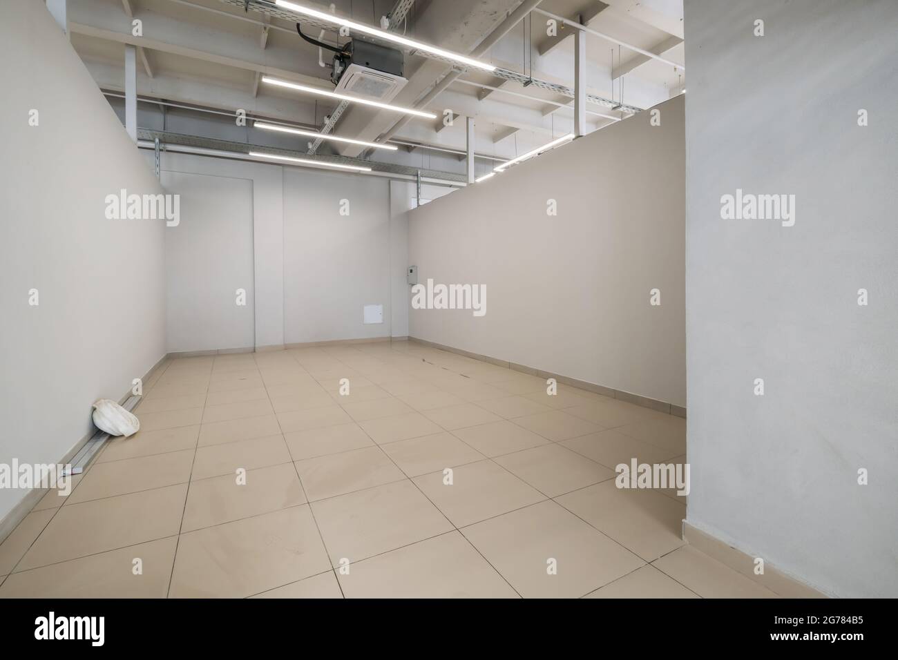 Modern white empty room interior with columns and panoramic windows ...