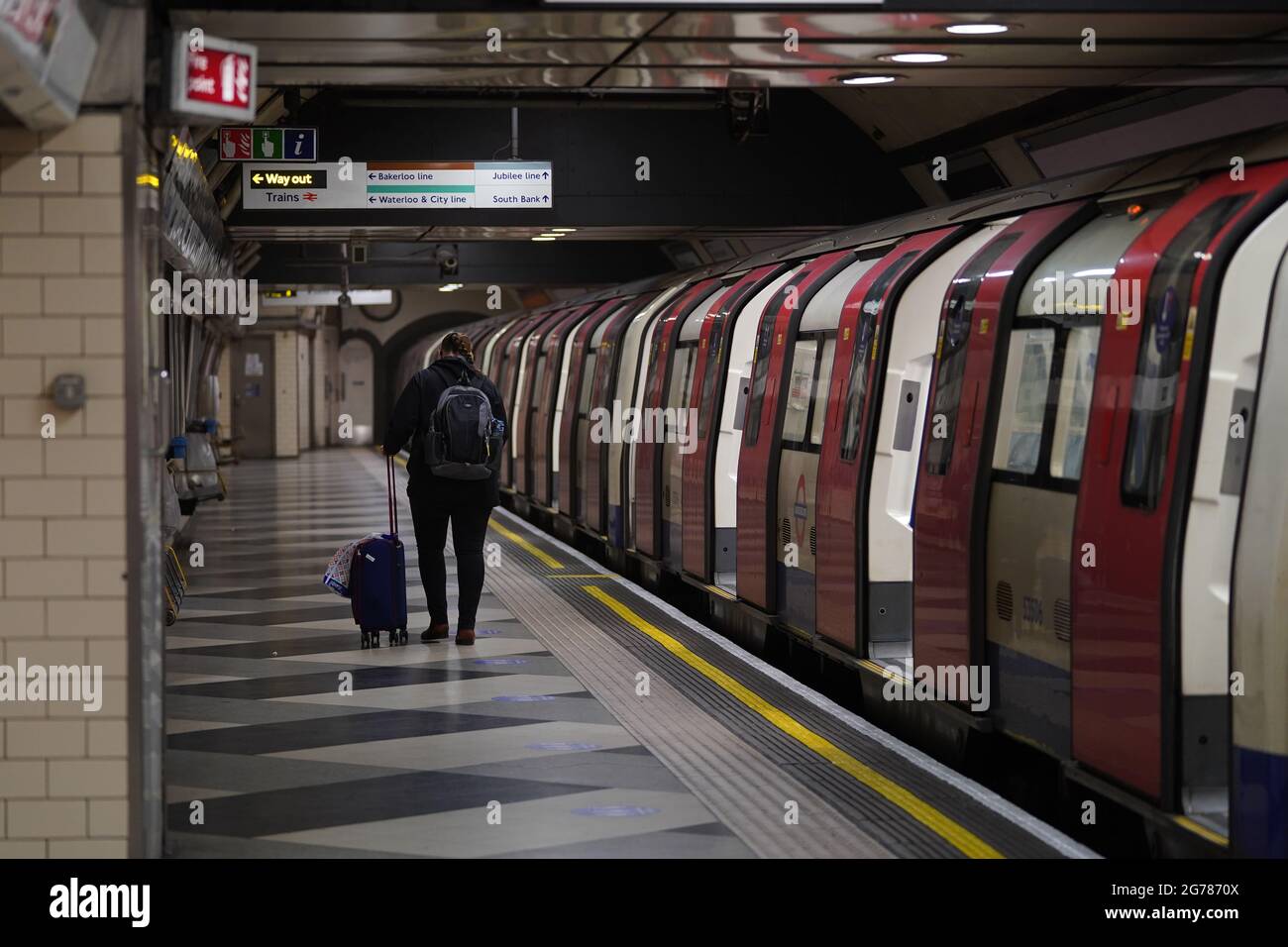 A Northern line platform at Waterloo London Underground station in ...