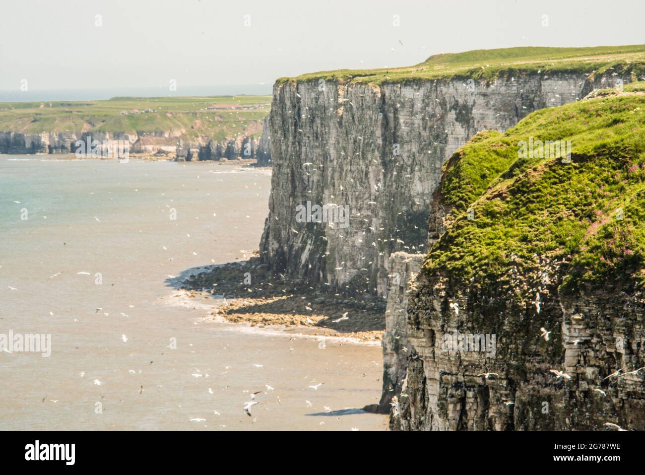Sloping cliffs hi-res stock photography and images - Alamy