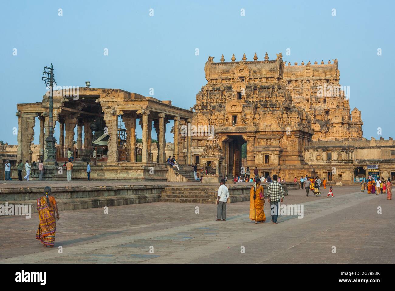 Nandi mandapam and gopura at Brihadisvara Temple, Tamil Nadu, India ...