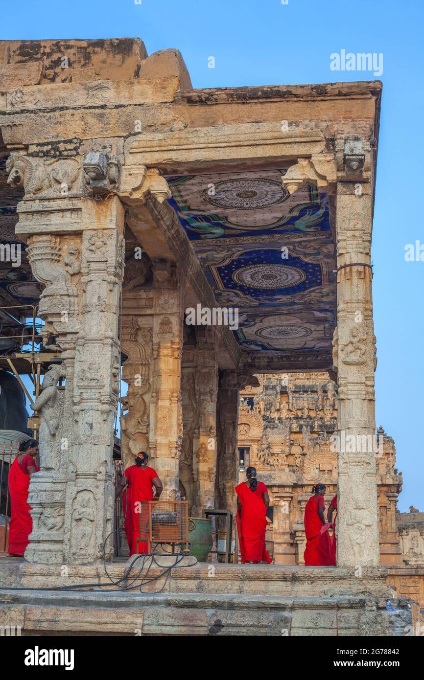 Red temple india hi-res stock photography and images - Alamy