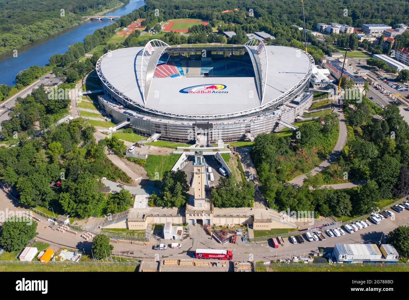 14 June 2021, Saxony, Leipzig: A new entrance leads through the dam ...