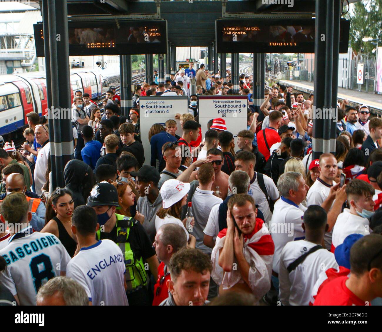 Wembley central train station hi-res stock photography and images - Alamy