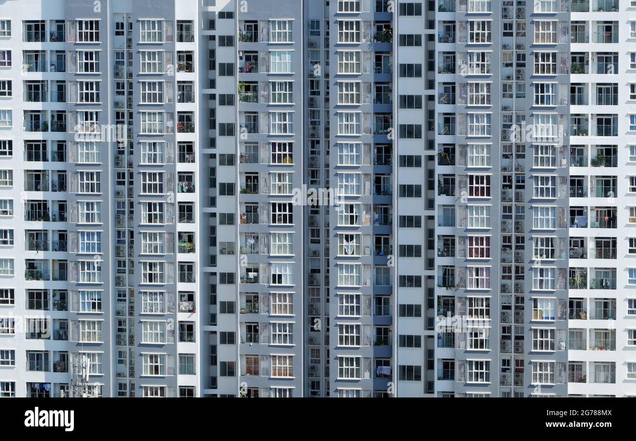 High rise apartment view hi-res stock photography and images - Alamy