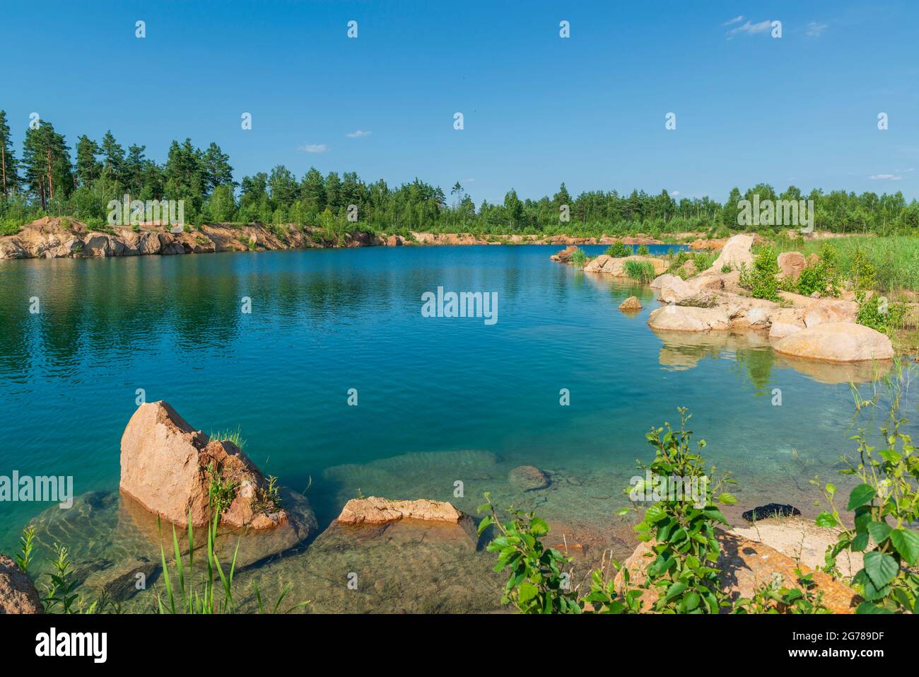 Crystal clear lake hi-res stock photography and images - Alamy