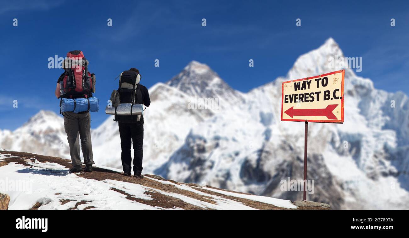 Mount everest summit sign hi-res stock photography and images - Alamy
