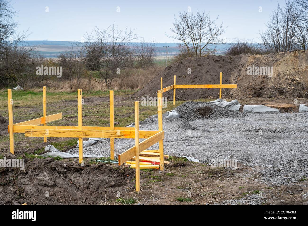 Consolidation of the ground with gravel as the basis for the foundation ...
