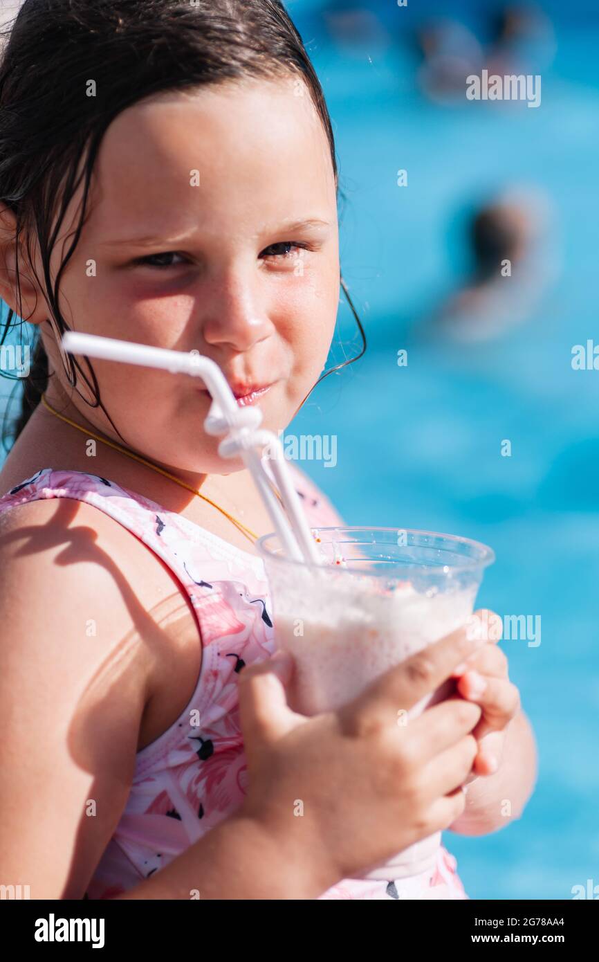 Drink in swimming pool hi-res stock photography and images - Alamy