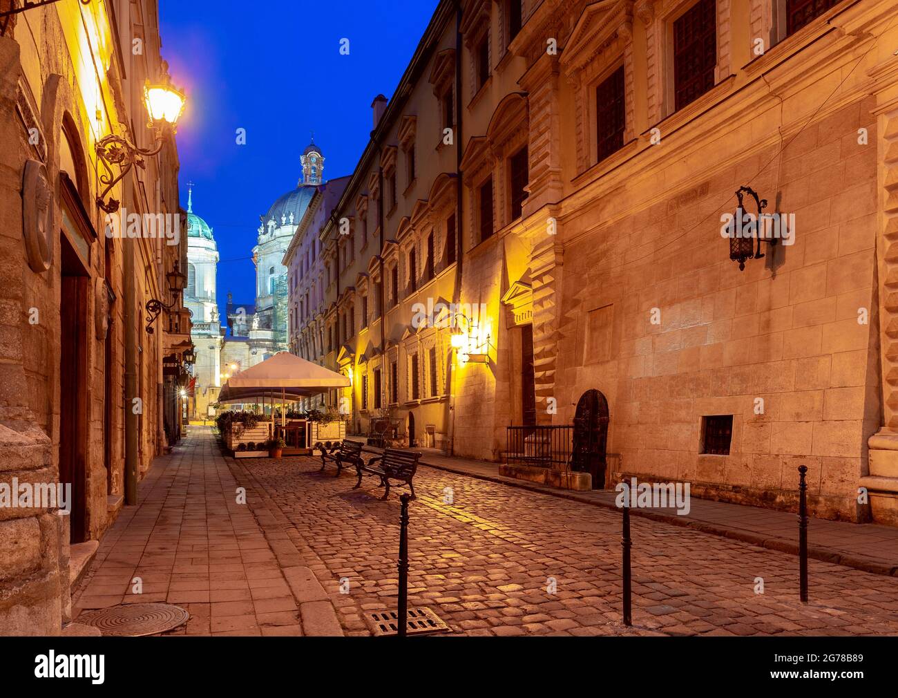 Lviv ukraine town square hi-res stock photography and images - Alamy