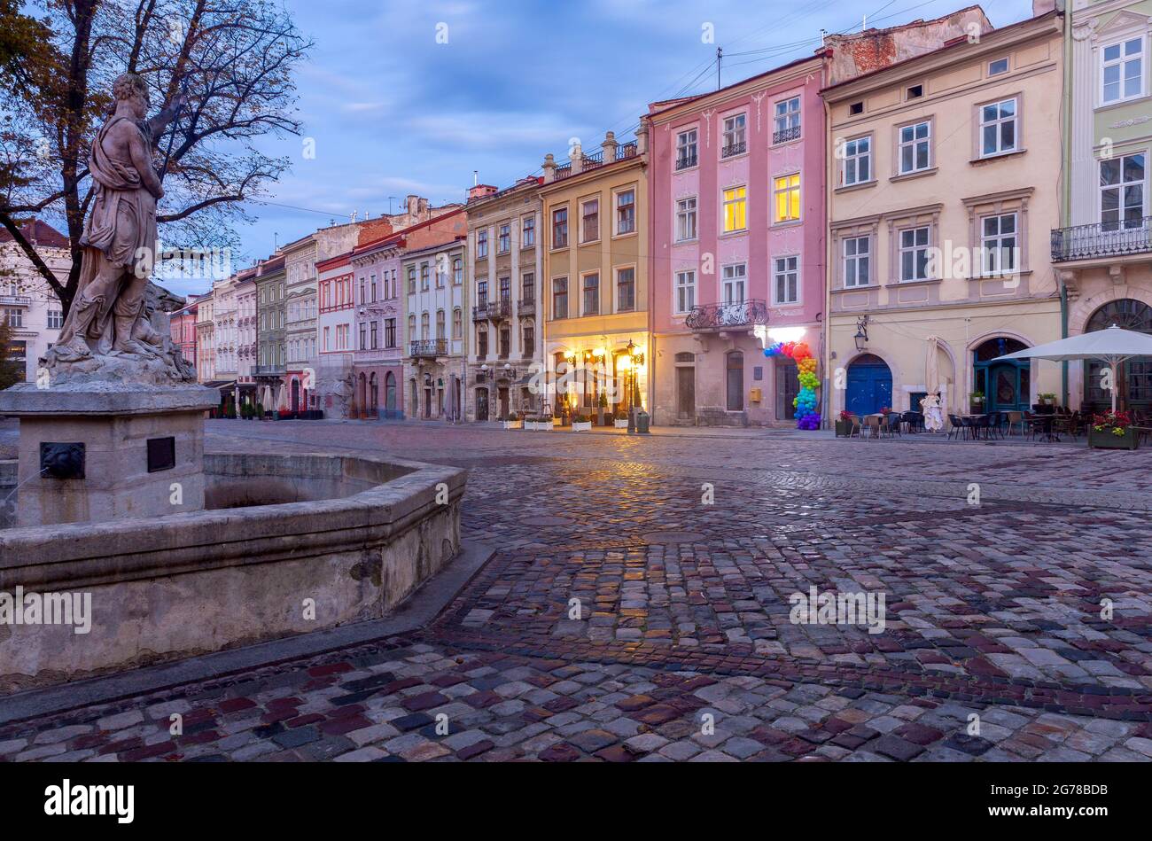 Lviv ukraine town square hi-res stock photography and images - Alamy